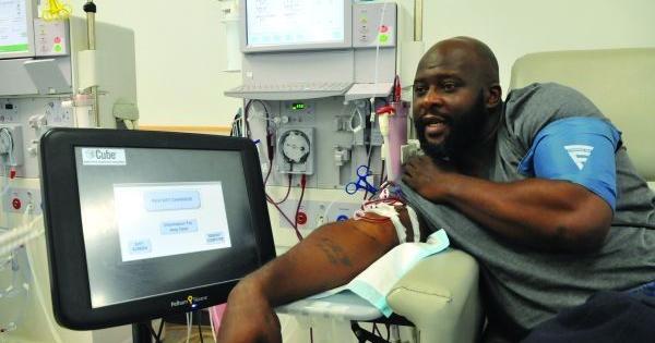 Altruistic dialysis patient inspires others | Football | phillytrib.com
