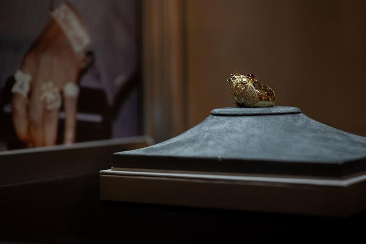 Tupac Shakur’s self-designed ring fetches over $1 million at auction ...