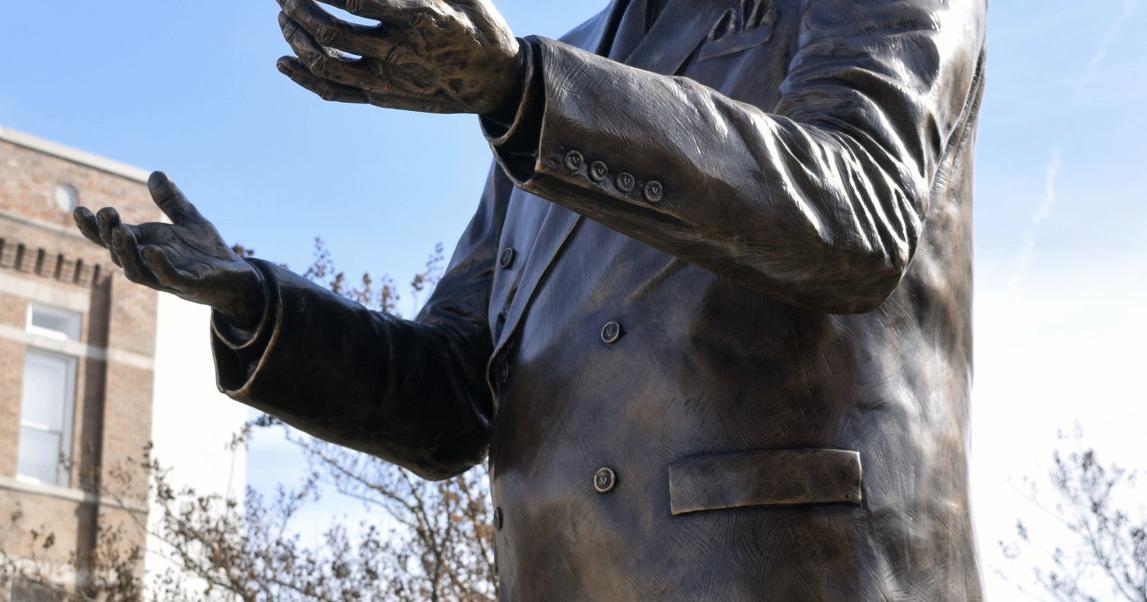 Slain civil rights leader Vernon Dahmer honored with statue | Across ...