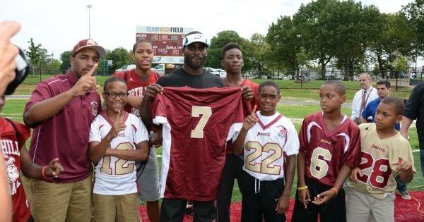 Vick dedicates restored field to North Philly Aztecs | Metros ...