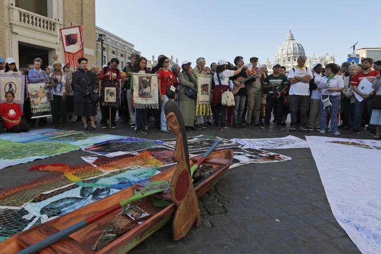 Pope's Amazon synod proposes married priests, female leaders | Religion ...