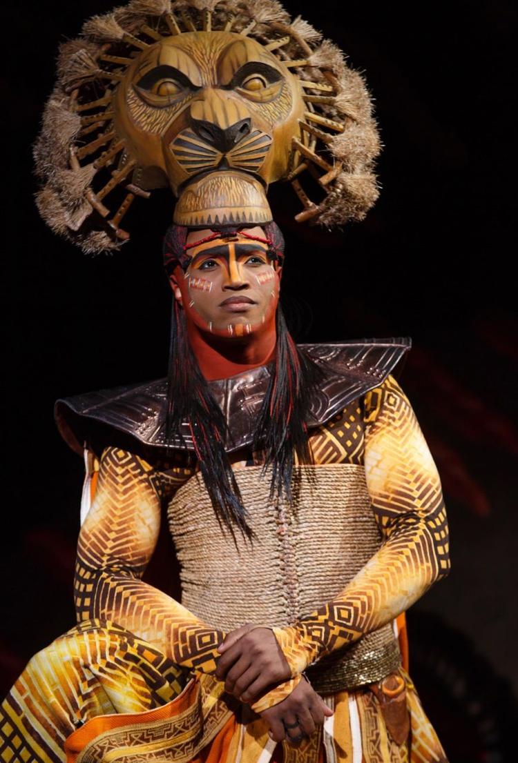 L. Steven Taylor plays Mufasa in "The Lion Kinig" | Entertainment ...