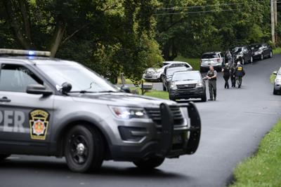 Escaped murderer slips out of search area, changes appearance and tries ...