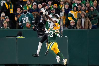 Eagles win defensive battle on Monday Night Football | Football ...