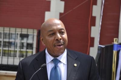 Residents show support for state Rep. Ronald Waters | Metros ...