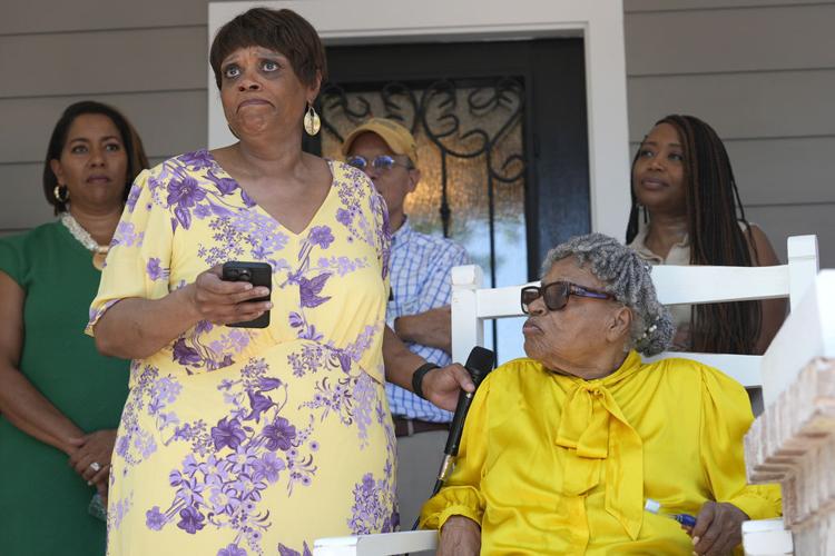 Opal Lee gets keys to her new Texas home 85 years after a racist mob ...