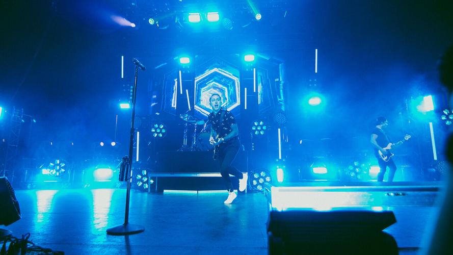 Review: Yellowcard with Mayday Parade, Anberlin and This Wild Life at ...