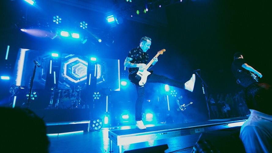 Review: Yellowcard with Mayday Parade, Anberlin and This Wild Life at ...