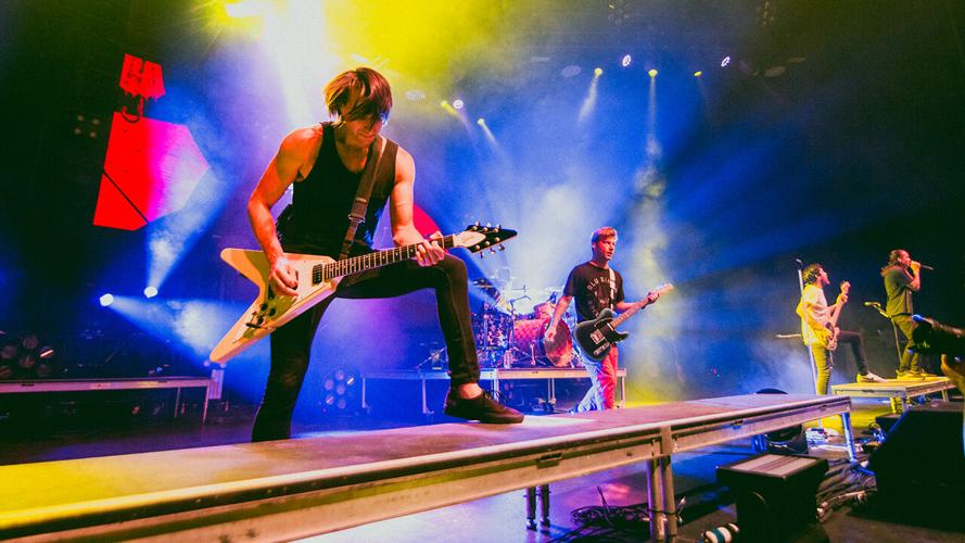 Review: Yellowcard with Mayday Parade, Anberlin and This Wild Life at ...