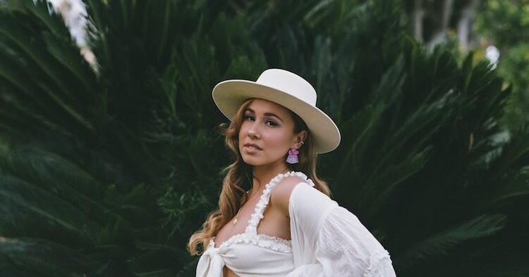 Help from Friends: Haley Reinhart, others raising money for Casey ...