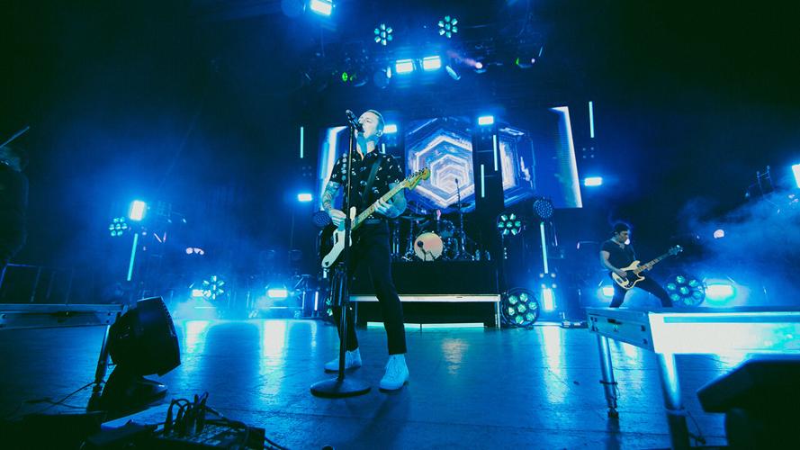 Review: Yellowcard with Mayday Parade, Anberlin and This Wild Life at ...