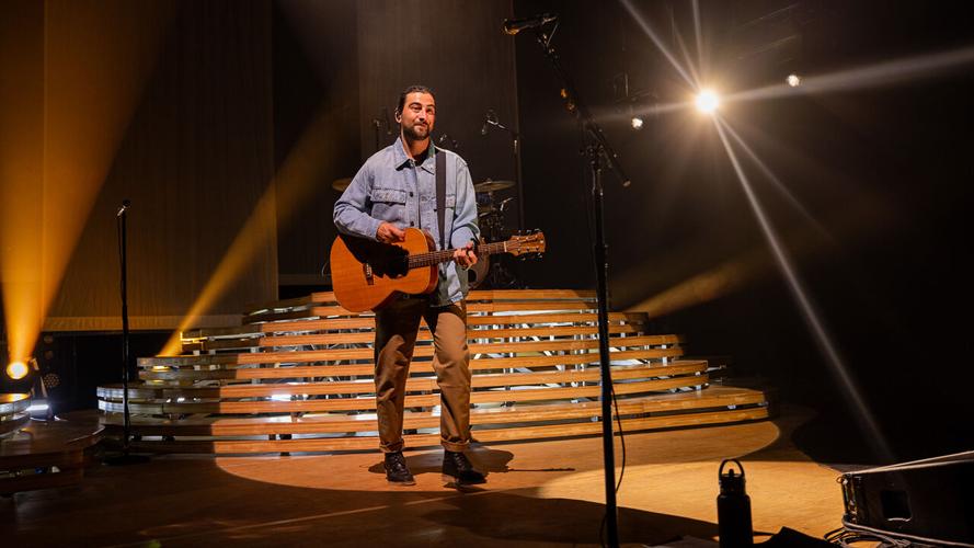Photos: Noah Kahan at Arizona Financial Theatre | Music | phoenix.org
