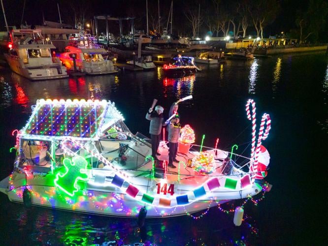 GALLERY: Festive Boats Cruise for 48th Annual Boat Parade of Lights ...