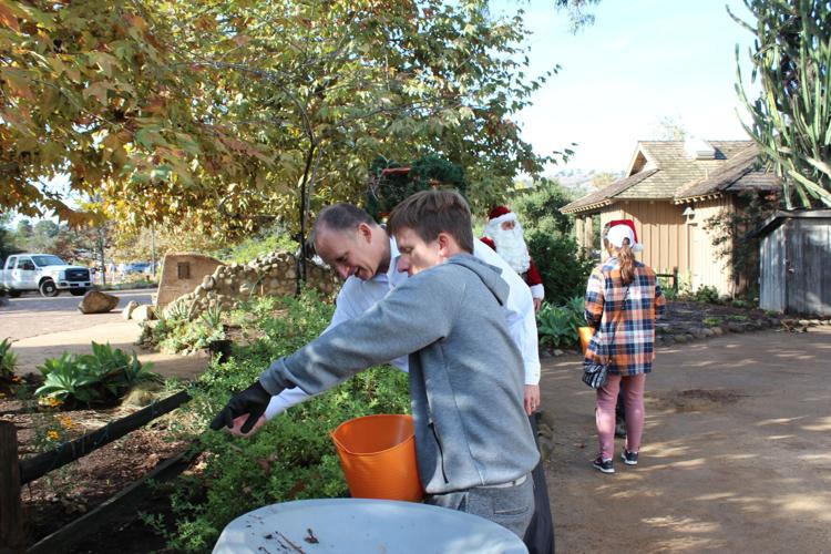 Santa Visits Disabled Volunteers | Eye on SJC | picketfencemedia.com