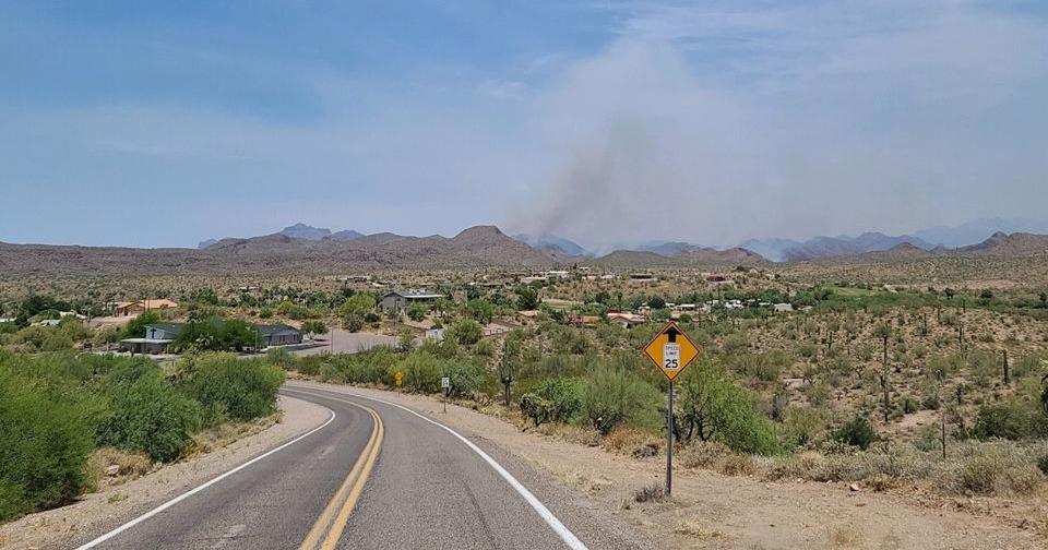 Wildfire in Superstition Mountains grows closer to Pinal community ...