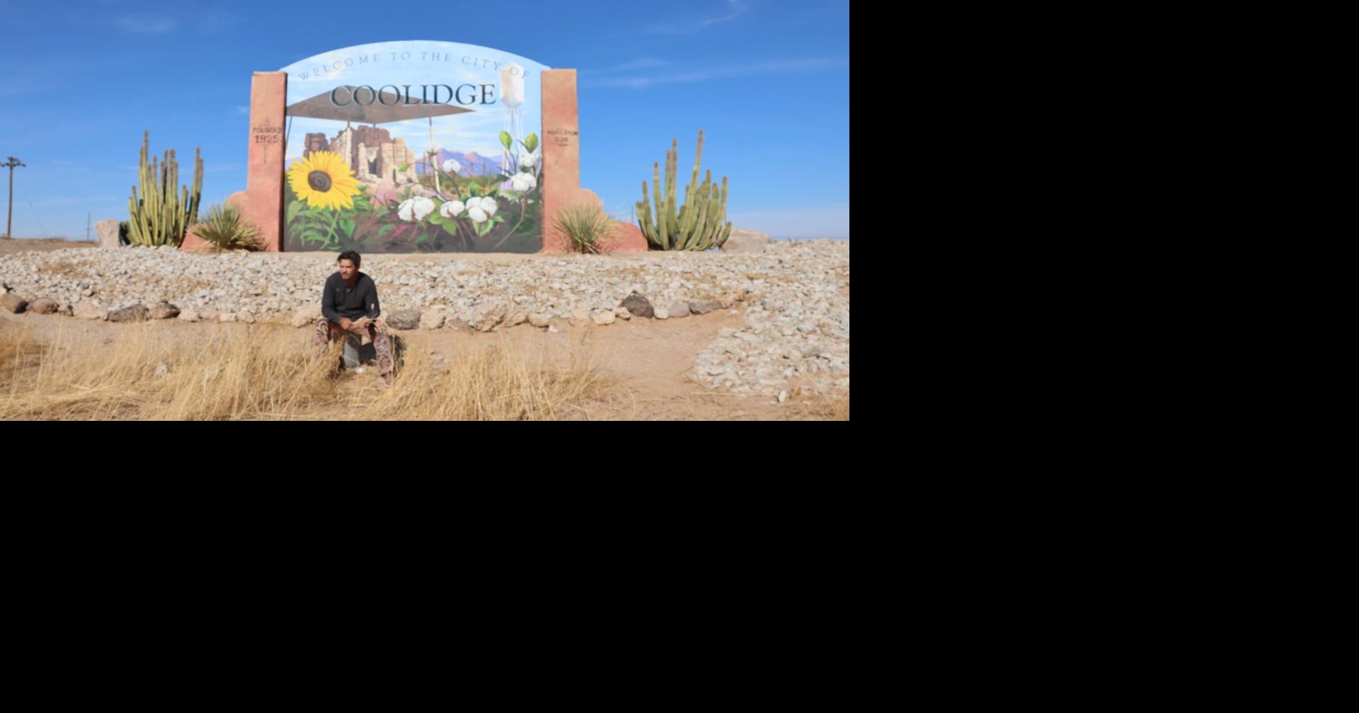 Morejon with southwest entry mural | | pinalcentral.com