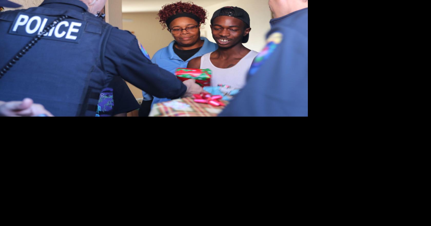 Eloy Fire District's Adopt-a-Family 12/24/18 | News | pinalcentral.com