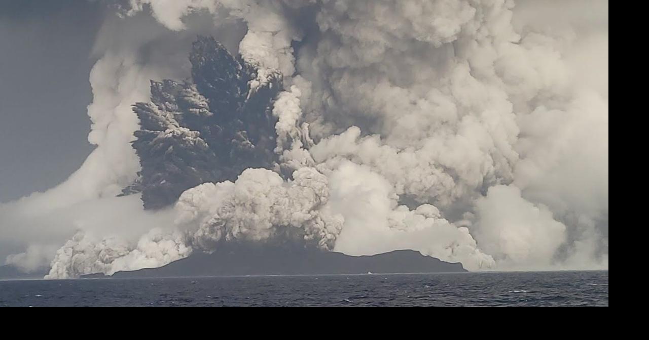 🌋 Pacific island volcano erupts | | pinalcentral.com