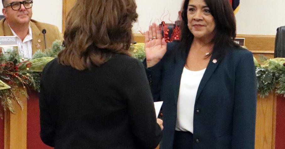 Fond farewell and warm welcome for CG mayors, councilmembers | Area News | pinalcentral.com