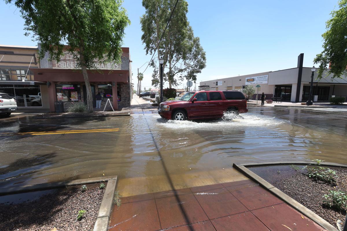 Broken water line in Casa Grande | News Photo Galleries | pinalcentral.com
