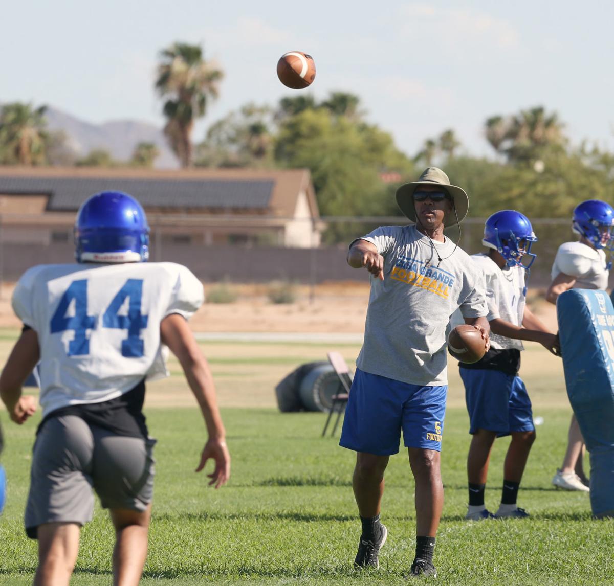 Getting defensive: Cougars add former NFL DB Robbins to staff | Local ...