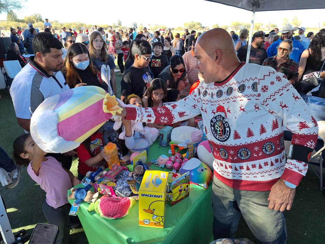 Santa Jump event sees biggest crowd yet in 2025 | Eloy Enterprise ...