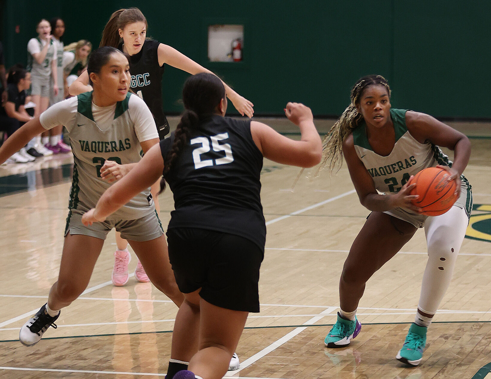 CAC vs. Chandler-Gilbert women's basketball | Sports Photo Galleries ...