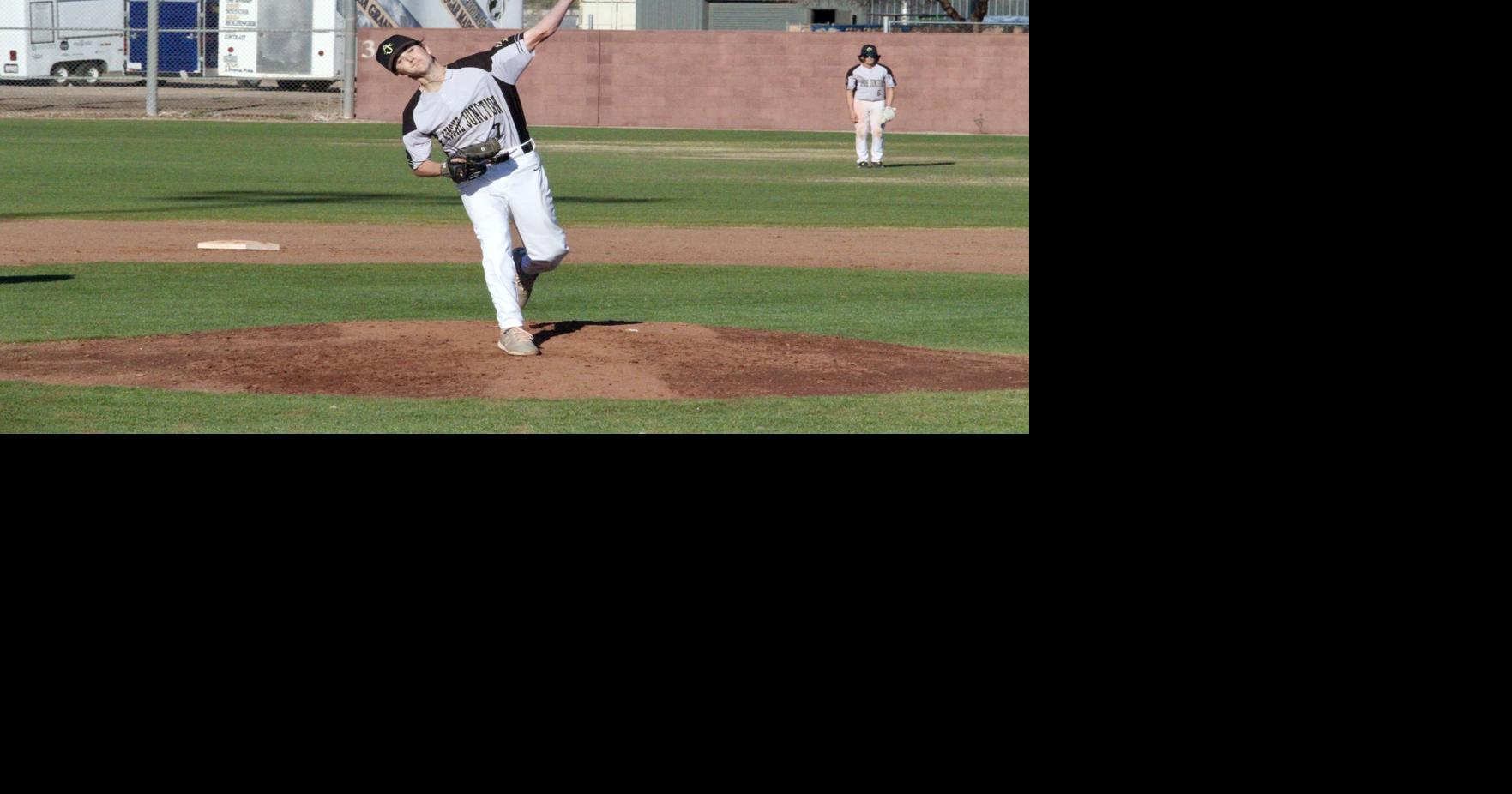 Prospectors look to rebuild with young group | Apache Junction Central ...