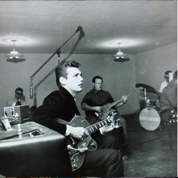 Local couple recalls memories with famous Duane Eddy | News ...