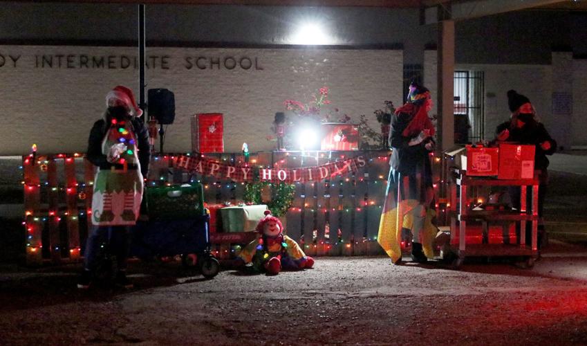 EESD Christmas drive-thru 12/15/20 | News | pinalcentral.com
