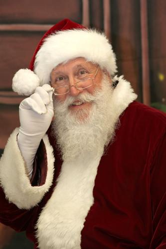 Free photos with Santa offered at various locations | Area News ...