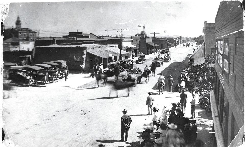Historic walking tour of downtown Florence highlights architecture ...