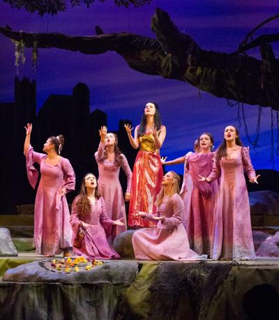 "Medea" offers thrilling and merciless performance | Arts ...