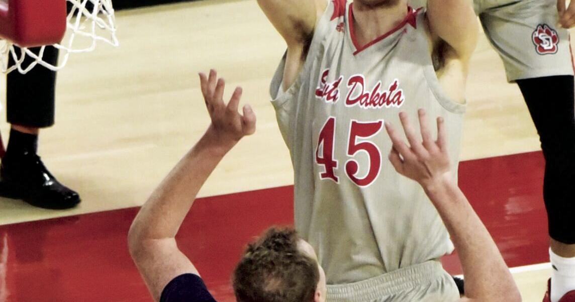 Coyotes Dispatch Lancers 84-44 | Sports | plaintalk.net