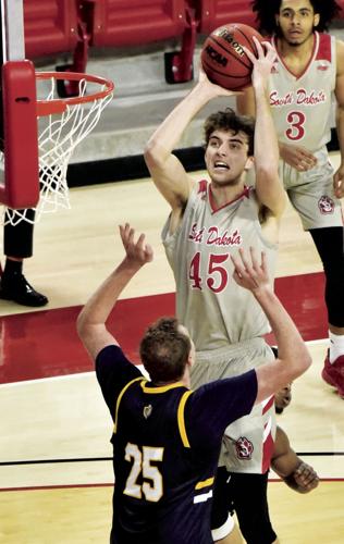 Coyotes Dispatch Lancers 84-44 | Sports | plaintalk.net