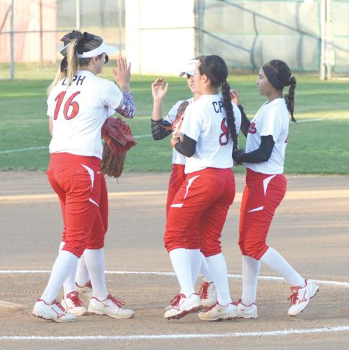 Squaws clip Lady Eagles for first place | Sports | pleasantonexpress.com