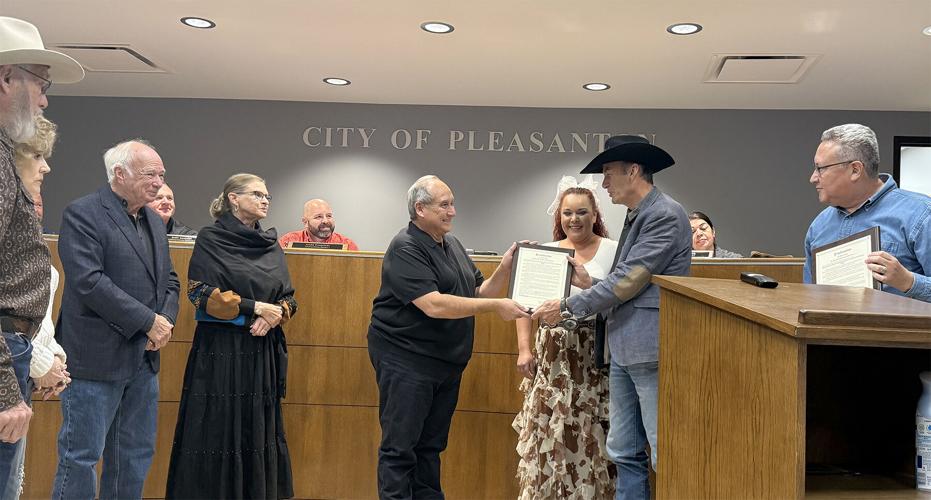 City honors Minus family, recognizes Pleasanton’s first newspaper ...