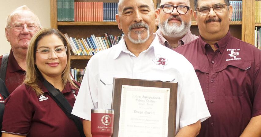 Poteet ISD trustees sworn in; top students honored | News ...