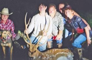 FAMILY AXIS HUNT | Sports | pleasantonexpress.com