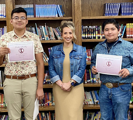 Poteet ISD trustees sworn in; top students honored | News ...