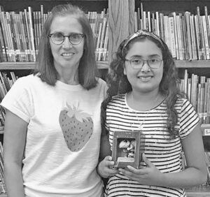 Poteet school board recognizes students | News | pleasantonexpress.com