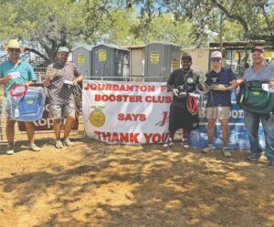 ROPING FOR THE FFA | Agriculture | pleasantonexpress.com