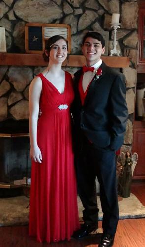 Her first prom | Archives | pleasantonexpress.com