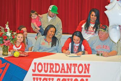 Sheyanne Luckman inks deal to play softball at Sul Ross State | Sports ...