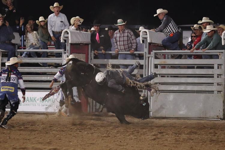 Statler Wright leads saddle bronc riding after first night of War ...