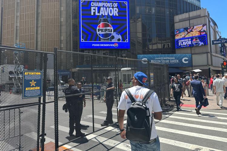 Knicks fever sweeps New York for Game 3 of the NBA Finals against the ...