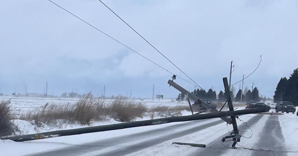 Crash downs power line causes closure of 25th East | Freeaccess ...