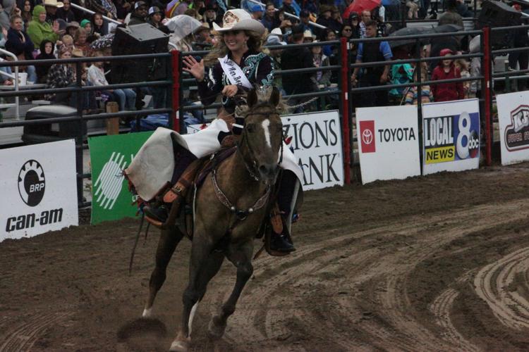 War Bonnet Rodeo has another turnout crowd | Sports | postregister.com