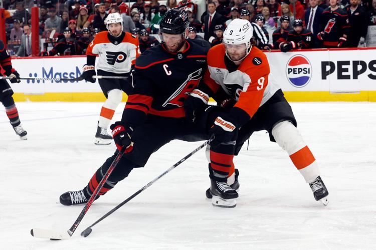 Hall's OT score helps Hurricanes top Flyers 3-2 to take 2-0 lead in 2nd ...