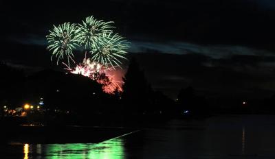 Estimated 75,000 dazzled by Melaleuca fireworks show | News ...